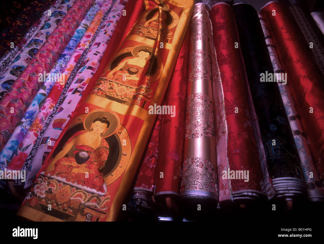 Chinese silk hi-res stock photography and images - Alamy