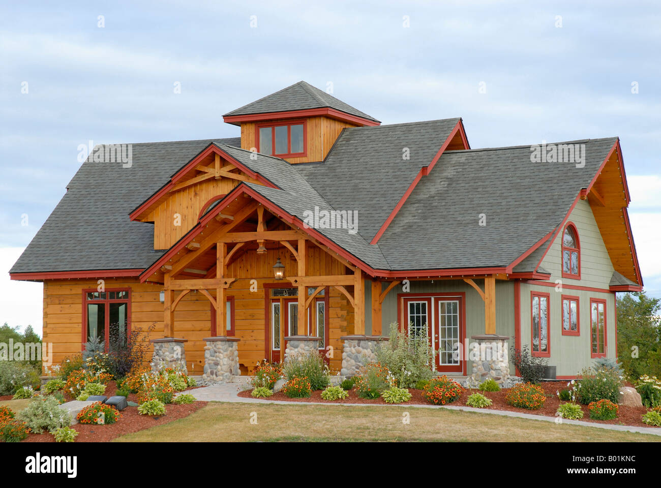 Log timberframe hi-res stock photography and images - Alamy