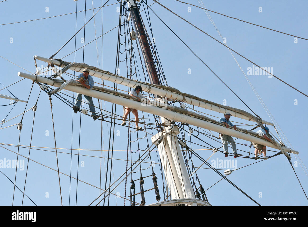 Tall ship mystic seaport hi-res stock photography and images - Alamy