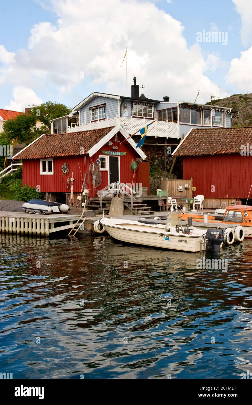 Bohuslan archipelago boat mooring hi-res stock photography and images ...
