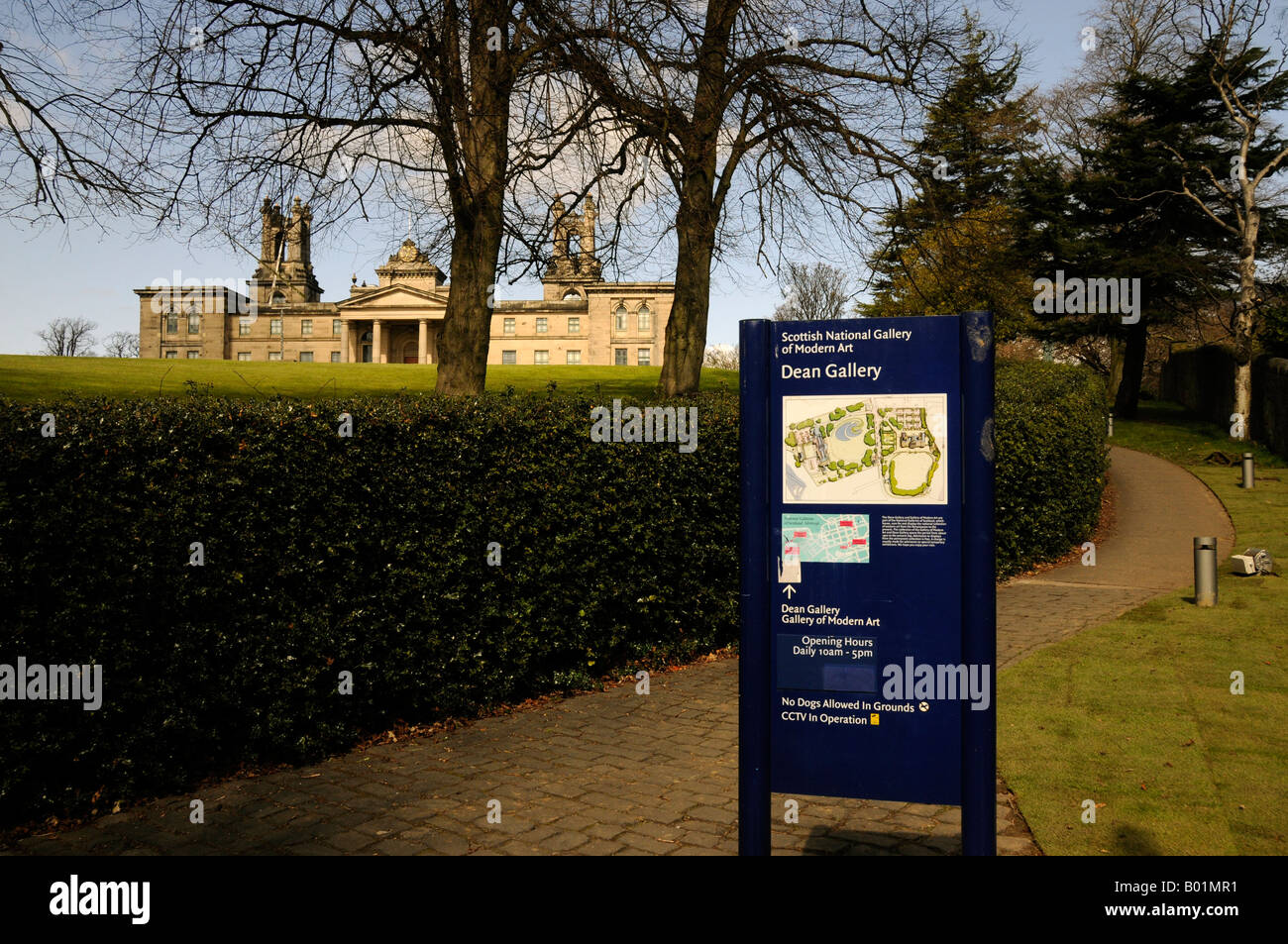 Edinburgh modern art gallery hi-res stock photography and images - Alamy