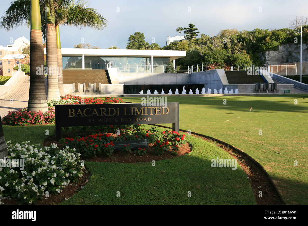 Bermuda office hi-res stock photography and images - Alamy