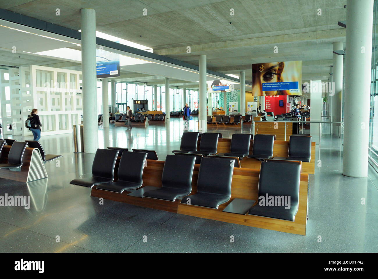 Front hall terminal hi-res stock photography and images - Alamy