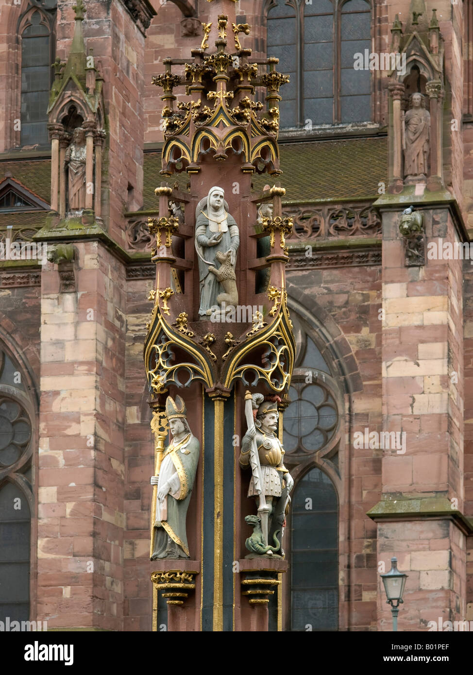 Column of figures hi-res stock photography and images - Alamy