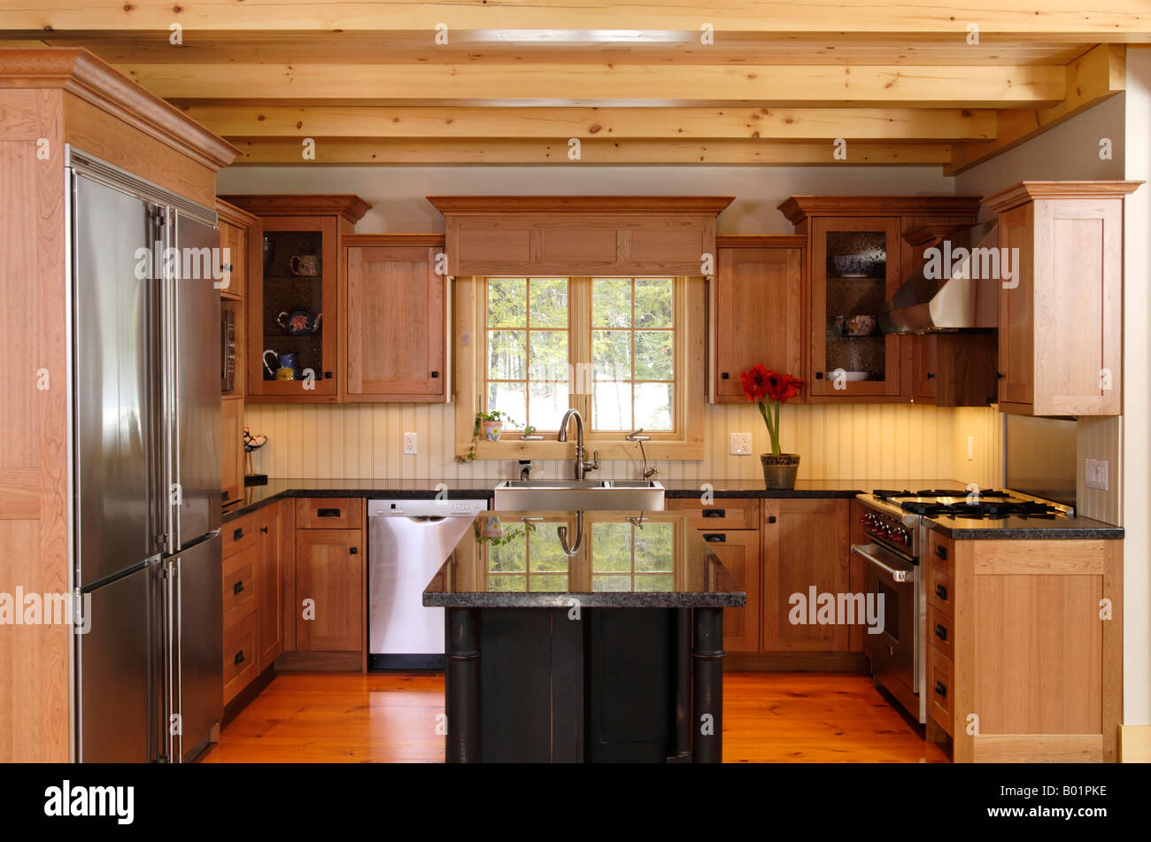 Timberframe home hi-res stock photography and images - Alamy