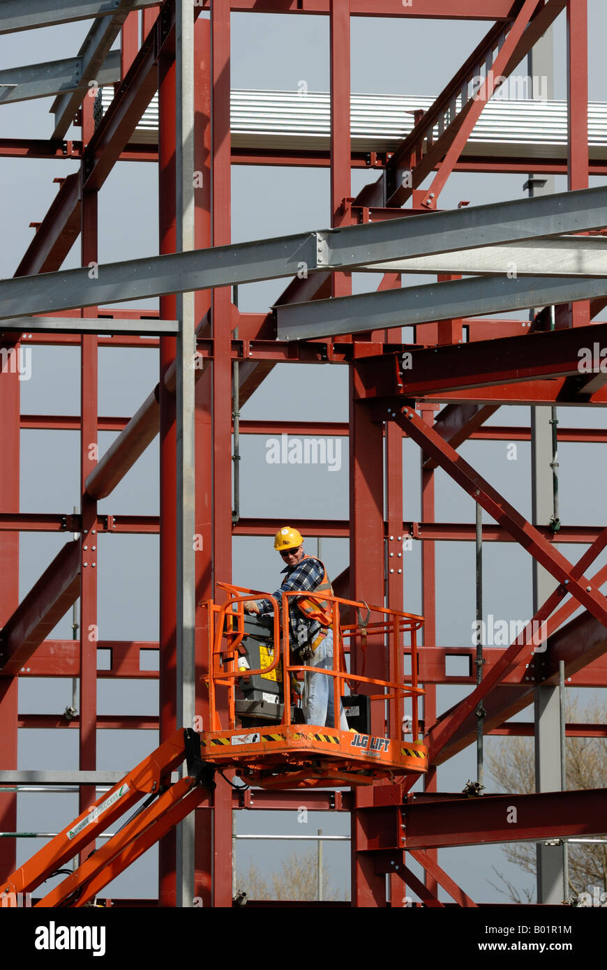 Steel frame construction lift platform hi-res stock photography and ...
