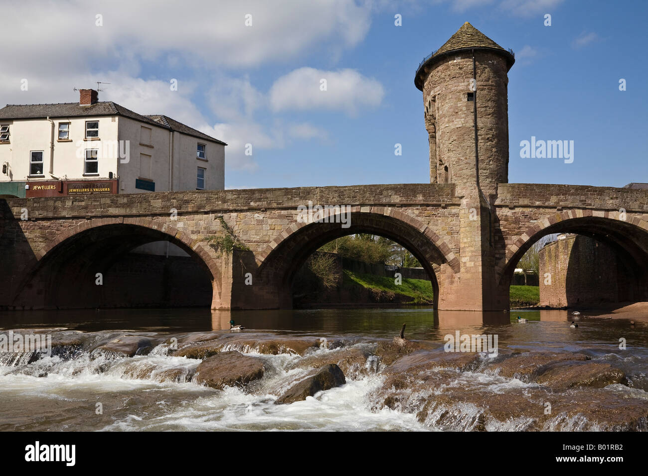 Medieval 13th century monnow bridge monmouth hi-res stock photography ...