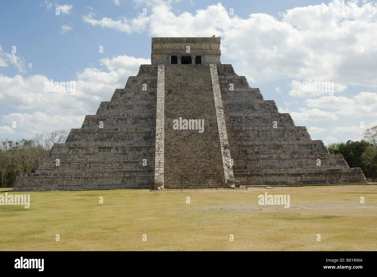 Chichen Itza Pyramid, The Castle Stock Photo - Alamy