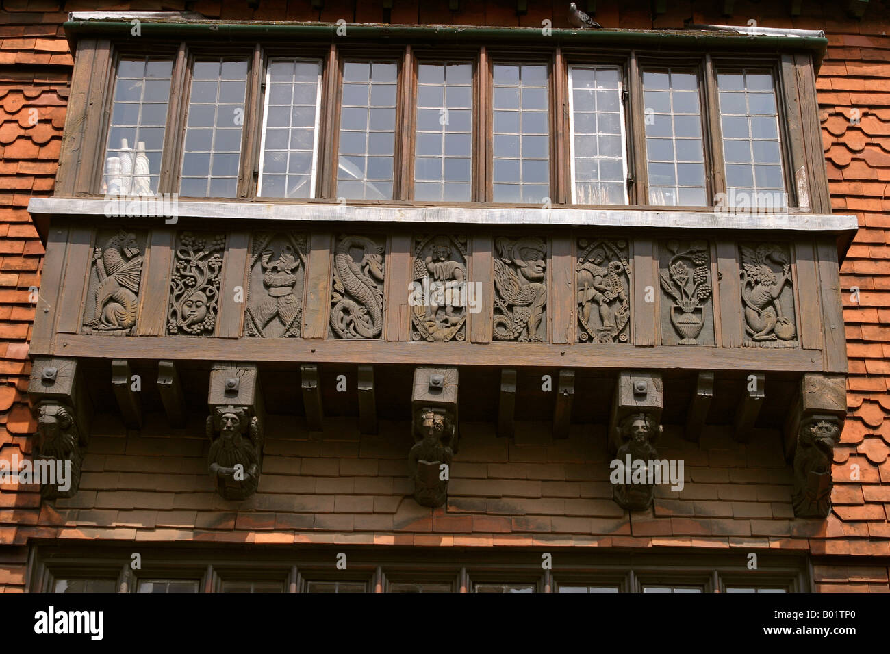 Tile hung facade hi-res stock photography and images - Alamy