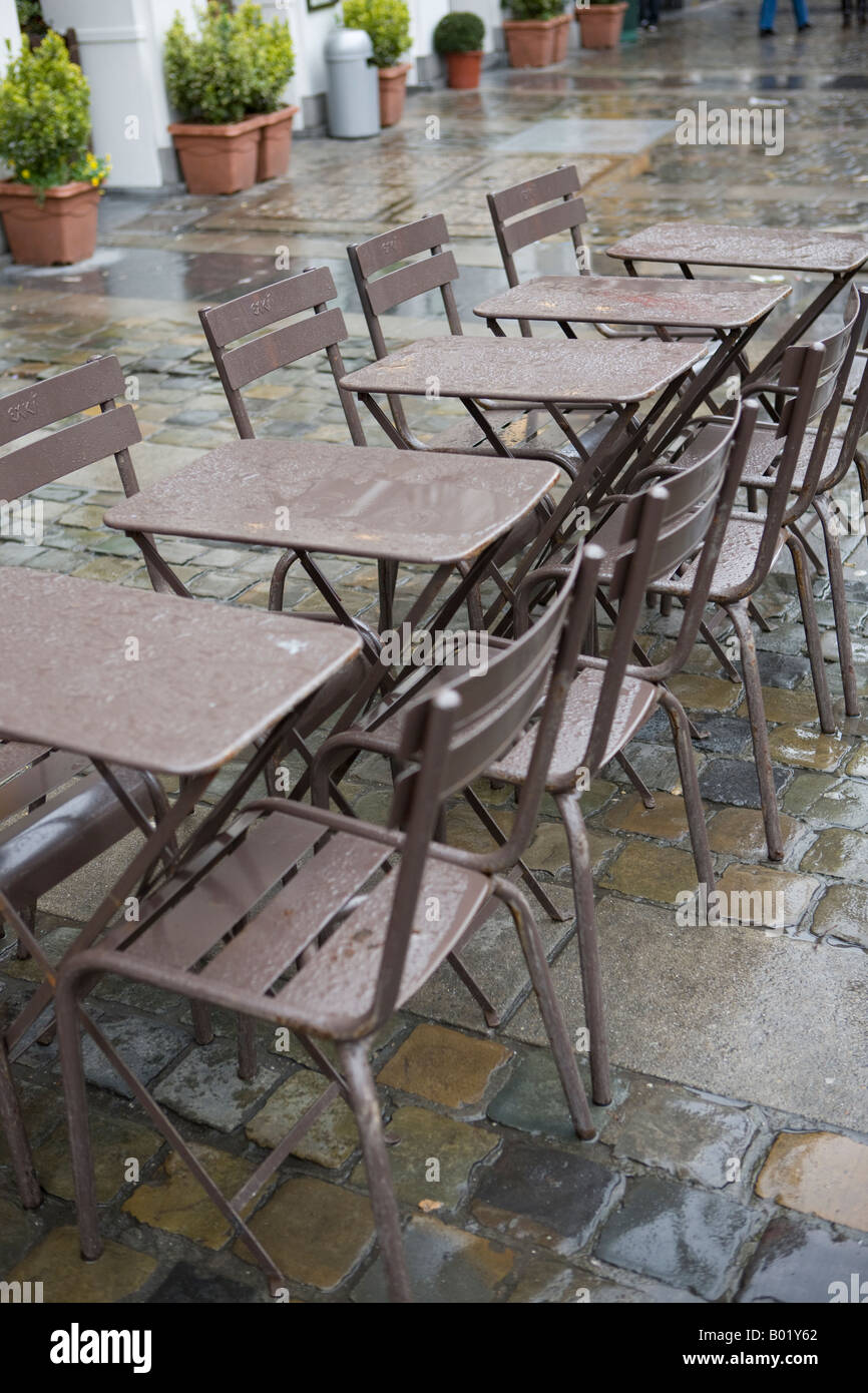 Wet cafe tables hi-res stock photography and images - Alamy