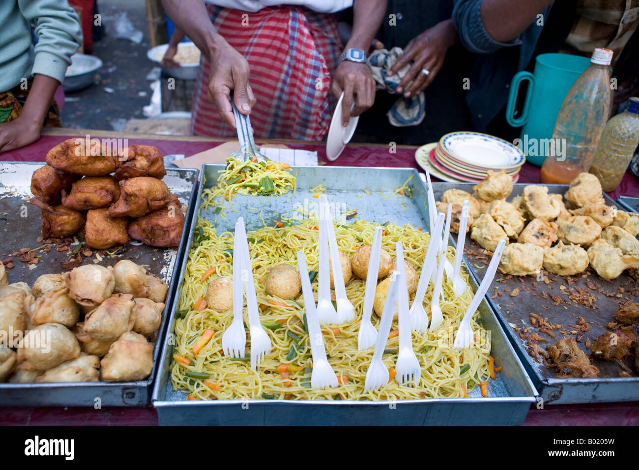 Street food of bangladesh hi-res stock photography and images - Alamy