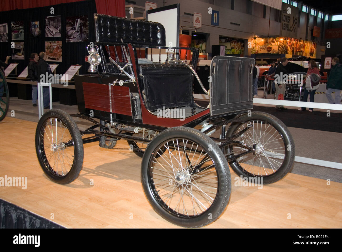 1900 Locomobile Runabout. Chicago Auto Show 2008 Stock Photo - Alamy