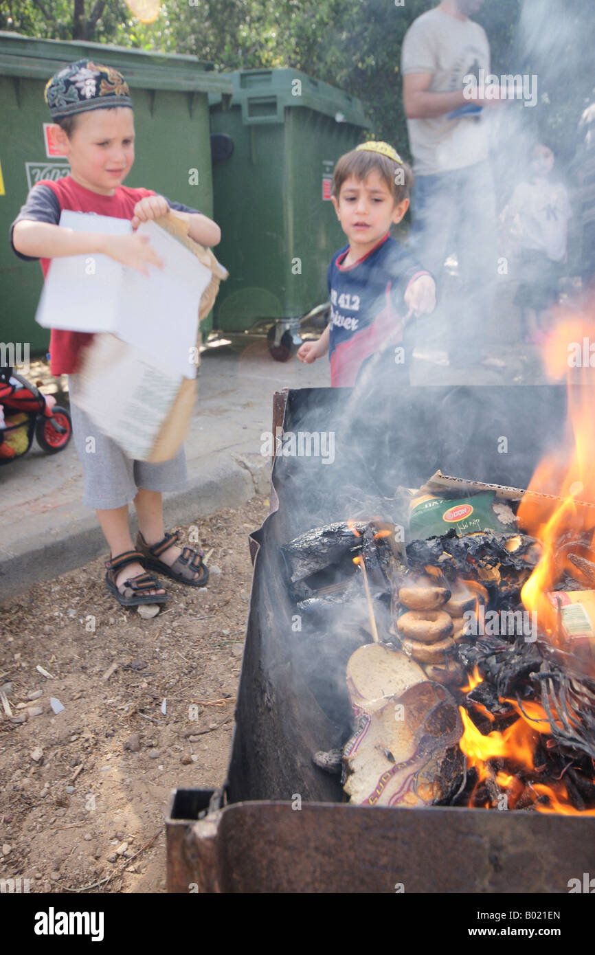 Burns the bread hi-res stock photography and images - Alamy