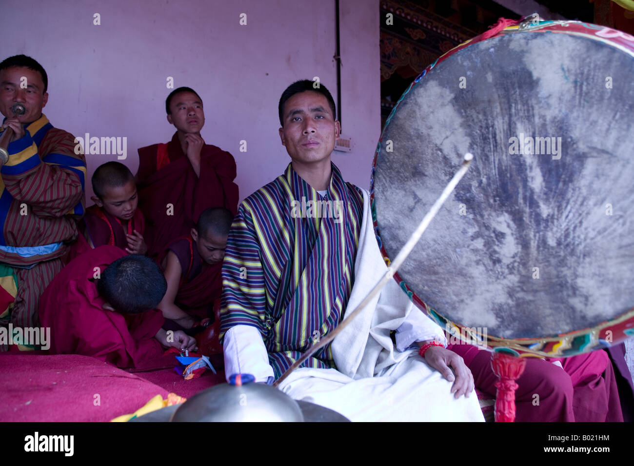Musician playing traditional drum Stock Photo - Alamy