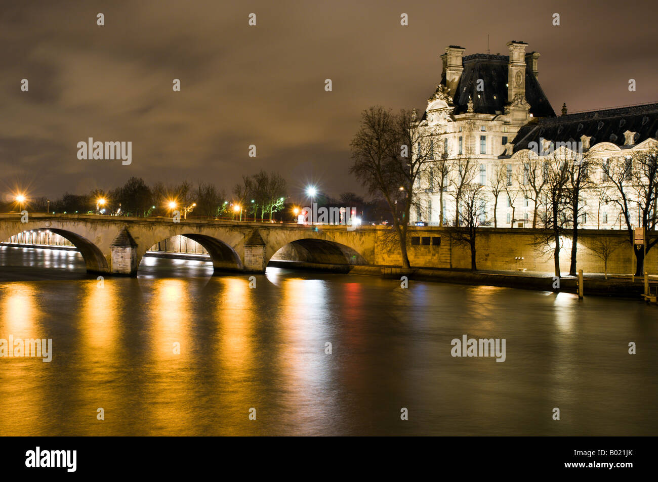 Bridge night nighttime france hi-res stock photography and images - Alamy