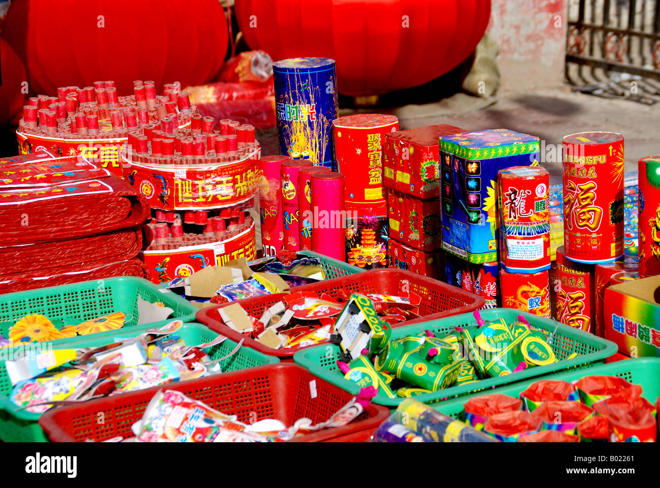 Firecracker explosive hi-res stock photography and images - Alamy