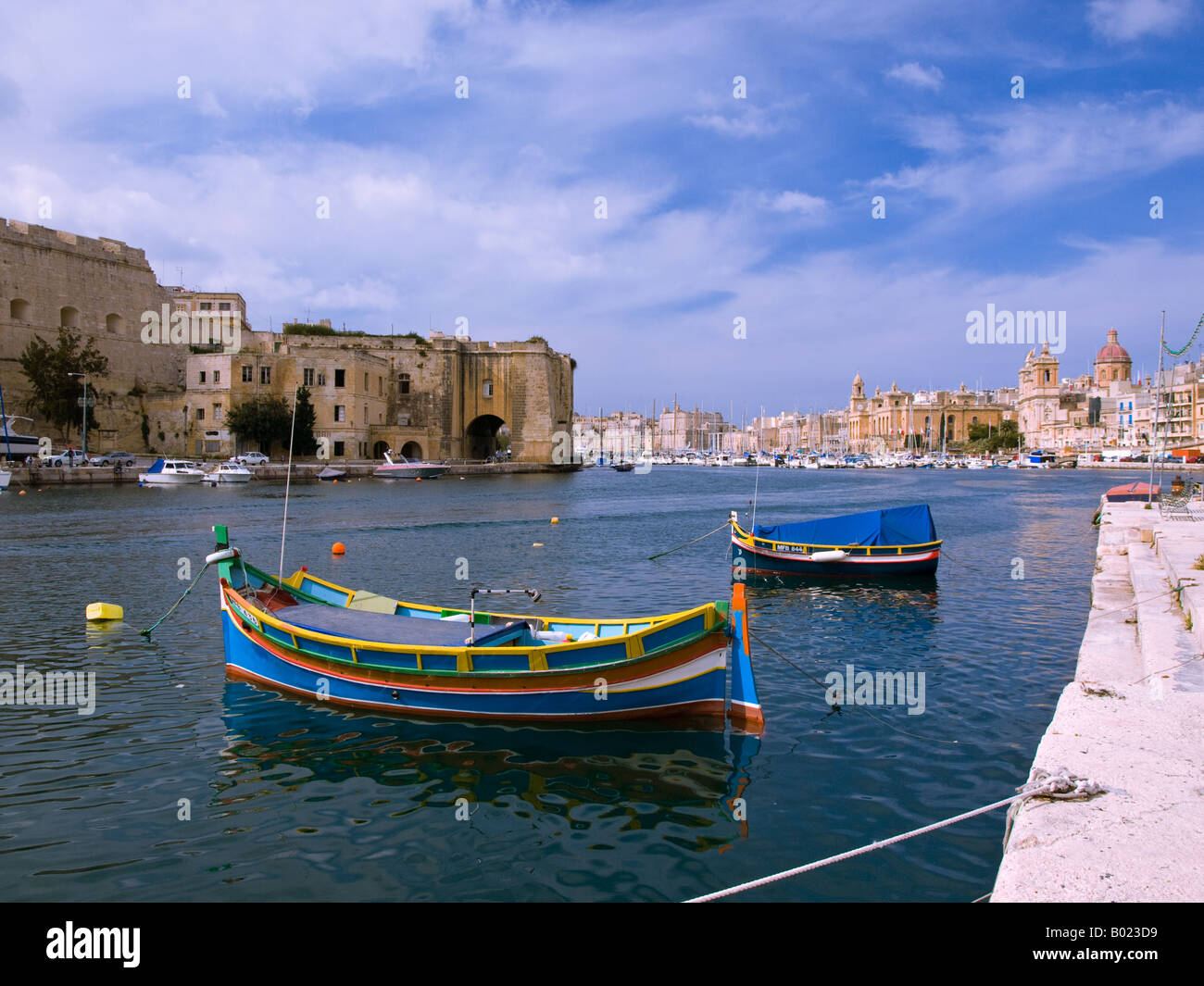 Luzzu in Dockyard Creek, Malta Stock Photo - Alamy