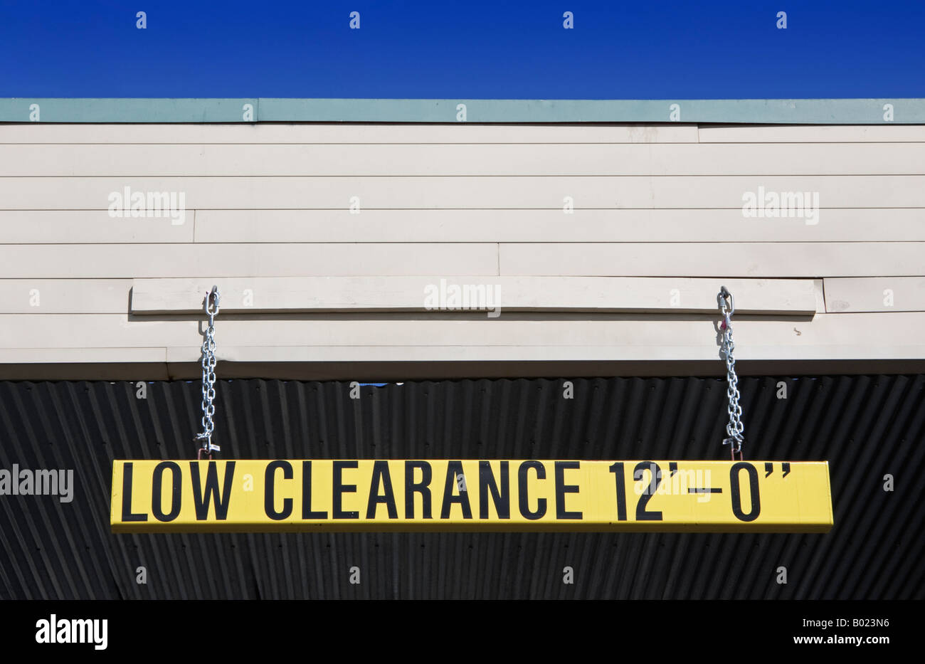 low clearance sign Stock Photo - Alamy