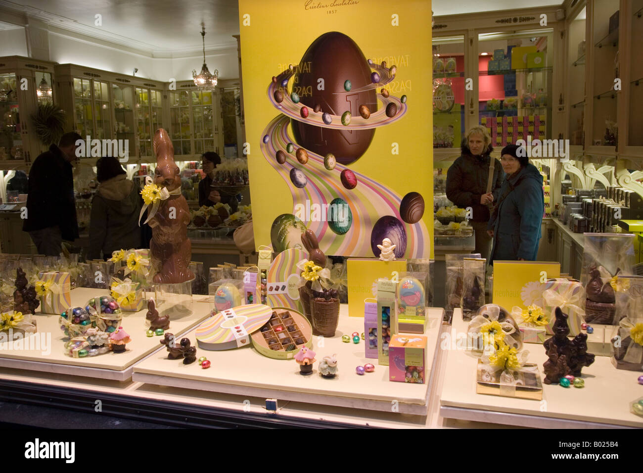 Display of Belgian Chocolate eggs and rabbits at chocolate shop in ...