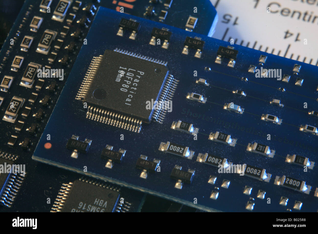Latest technology of semiconductor chips on surface mounting circuit ...