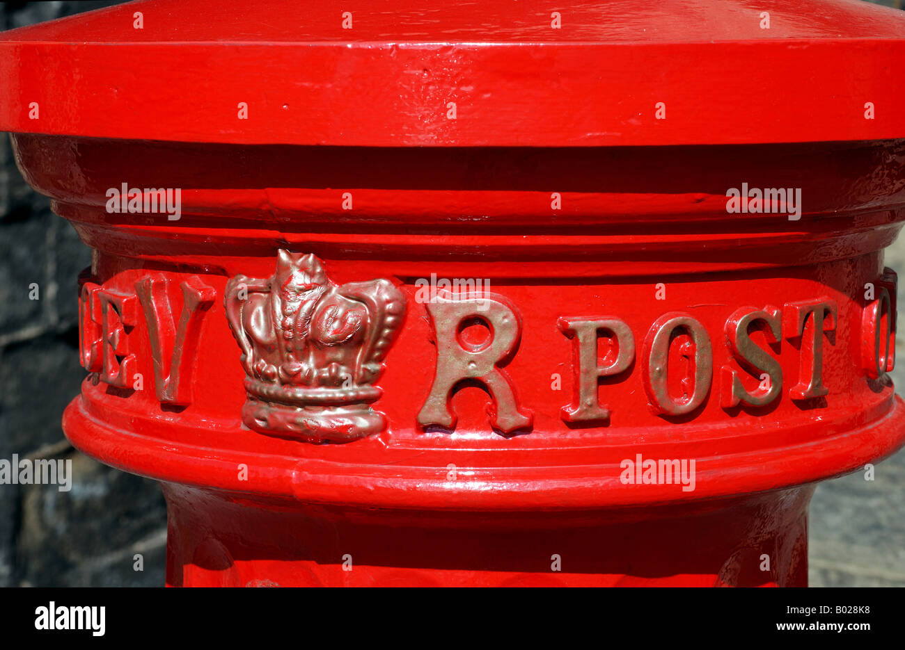 Victorian post box at Eastgate, Warwick, Warwickshire, England, UK ...