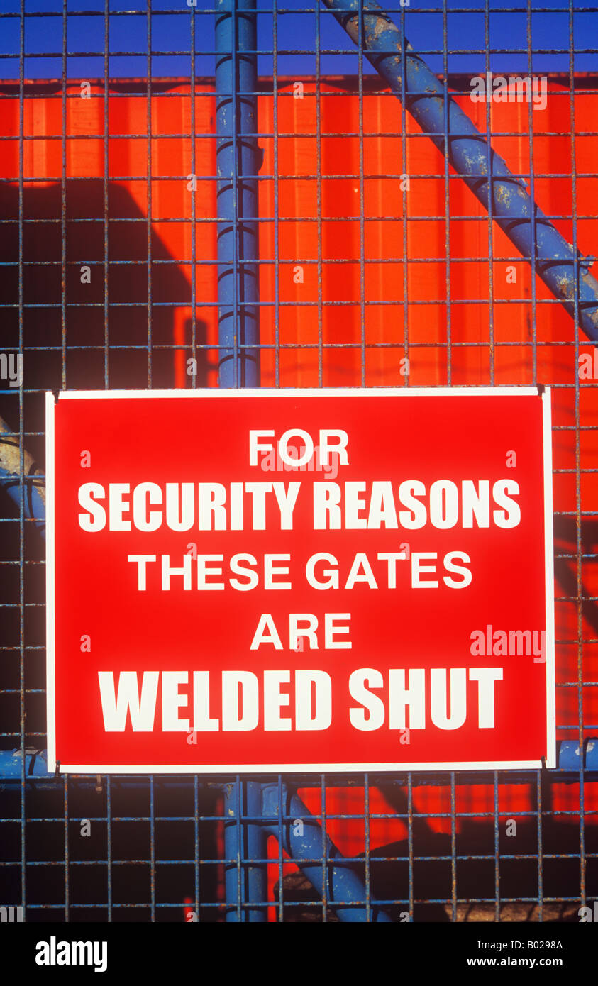 Welded wire mesh hi-res stock photography and images - Alamy