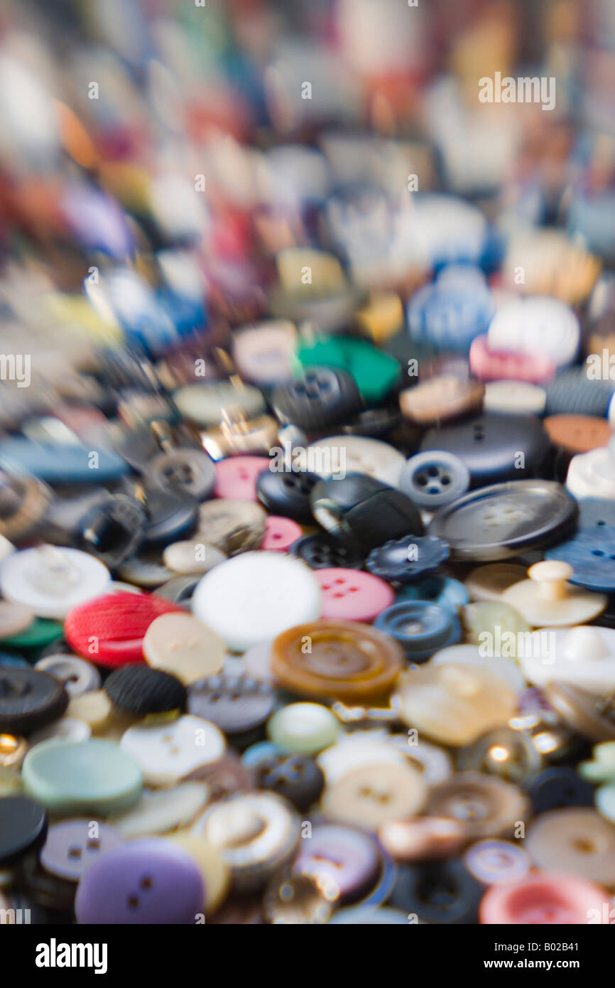 Pile of clothes buttons Stock Photo - Alamy