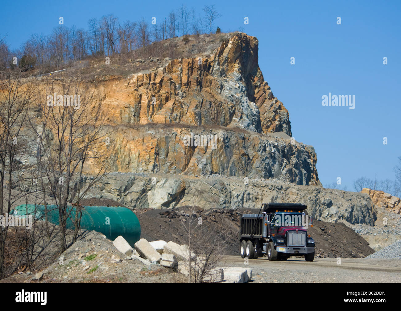 Dump truck at a construction site Stock Photo - Alamy