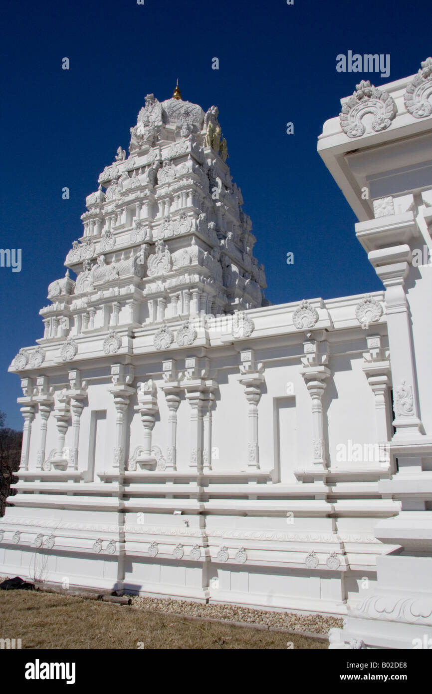 The Hindu Temple of Greater Chicago. Rama Temple Stock Photo - Alamy