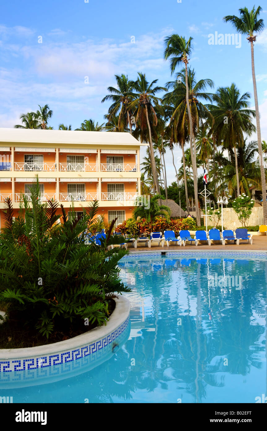 Pool caribbean vacation tropical hi-res stock photography and images ...