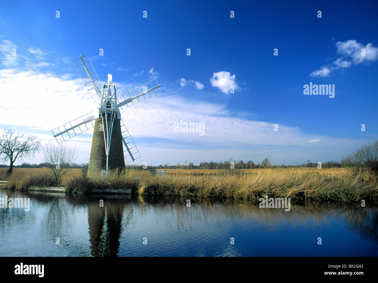 Iconic norfolk windmills hi-res stock photography and images - Alamy