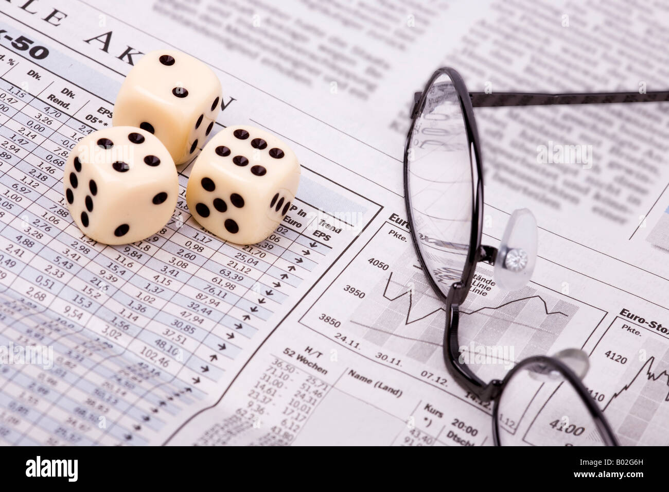 Dice paper share hi-res stock photography and images - Alamy