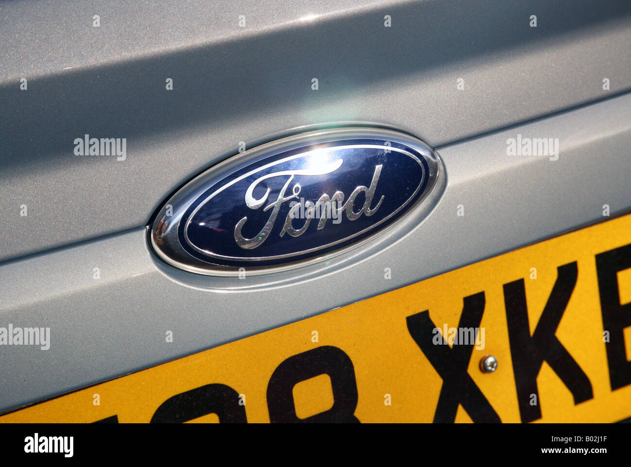Ford badge hi-res stock photography and images - Alamy
