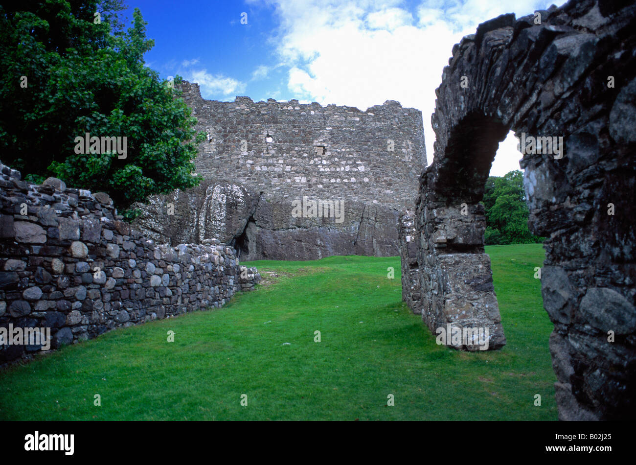 Ruined ancient stone castle hi-res stock photography and images - Alamy