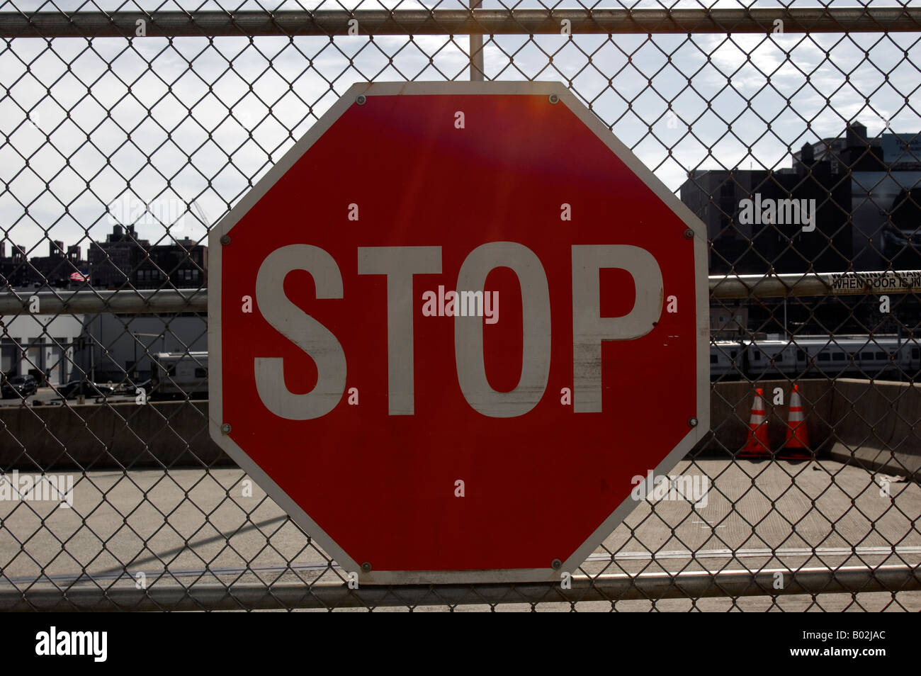 Hexagonal stop sign hi-res stock photography and images - Alamy