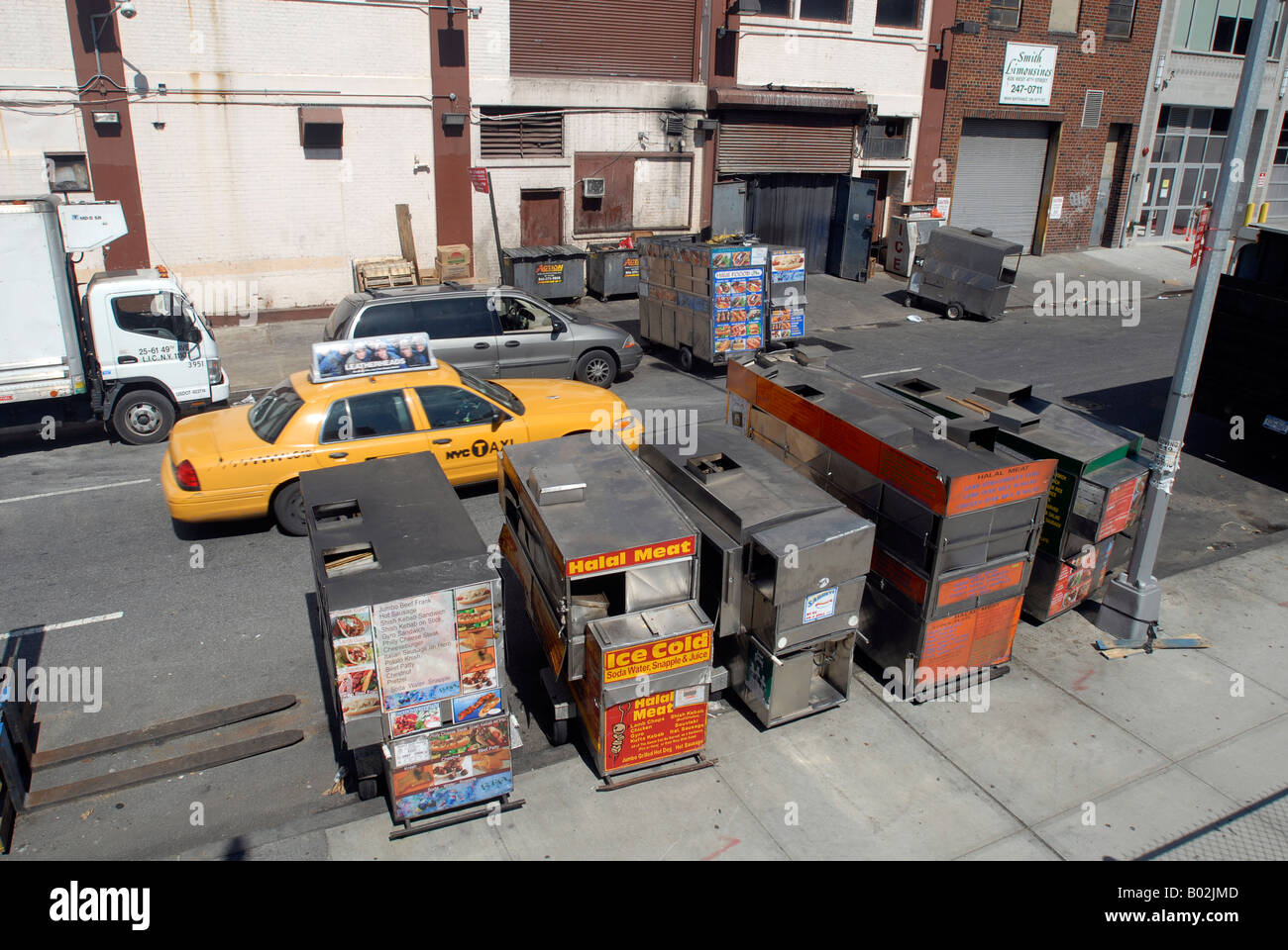 Nyc taxi garage hi-res stock photography and images - Alamy