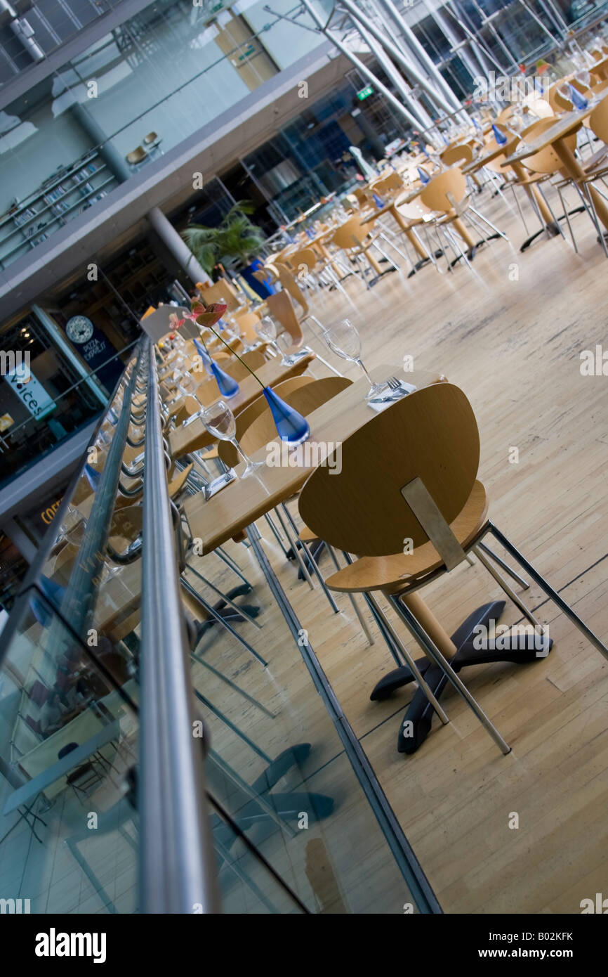 Nice restaurant tables hi-res stock photography and images - Alamy