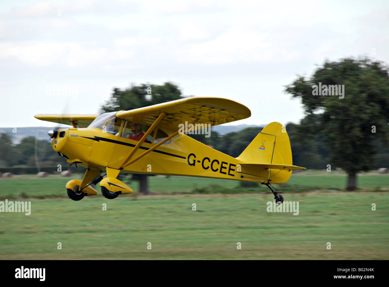 A Piper PA-15 Vagabond G-CCEE aircraft gets airborne at Headcorn ...