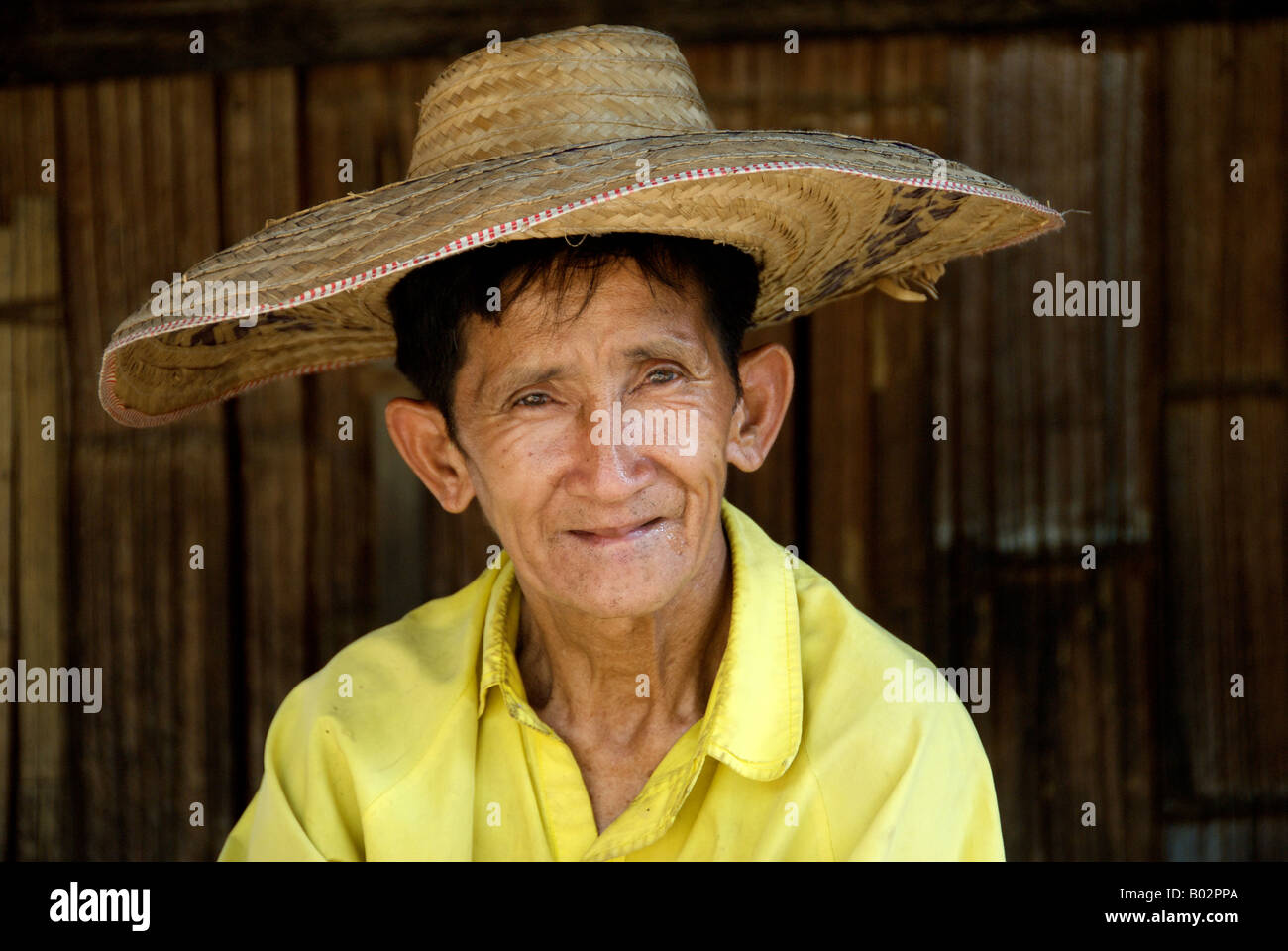 Portrait of an ethnic akha man hi-res stock photography and images - Alamy