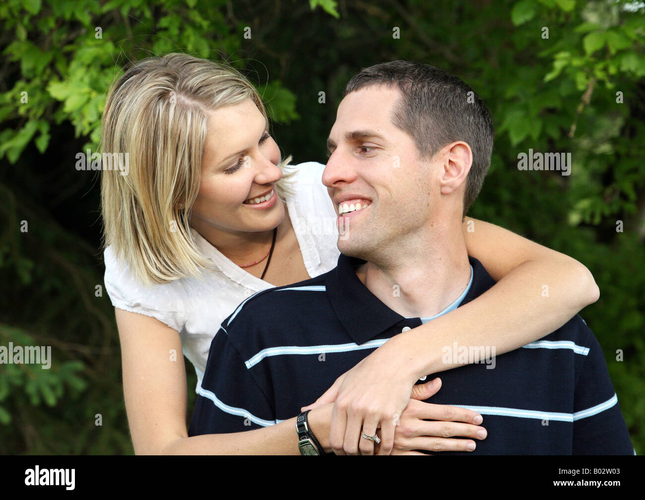 Married couple hugging hi-res stock photography and images - Alamy
