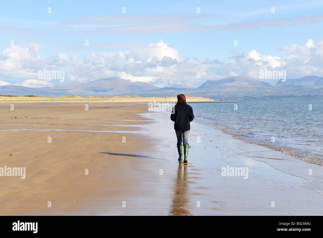 Stranger on the shore hi-res stock photography and images - Alamy