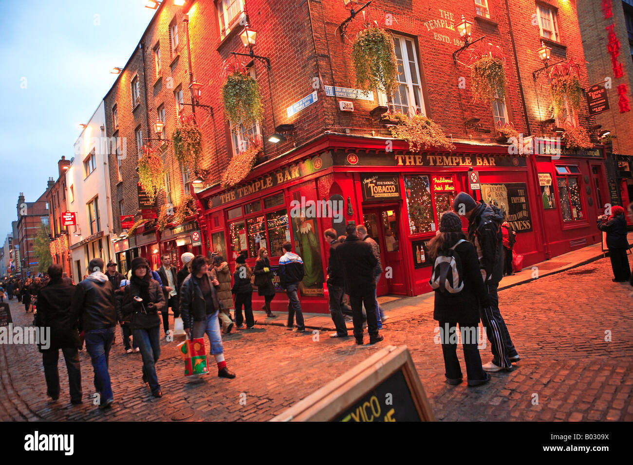 Dublin, Temple Bar, Christmas Stock Photo - Alamy