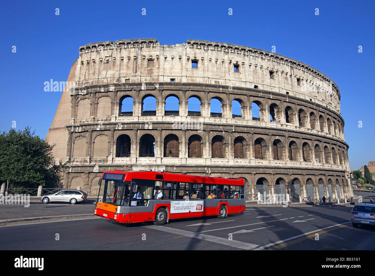 Tourist bus to the colosseum hi-res stock photography and images - Alamy