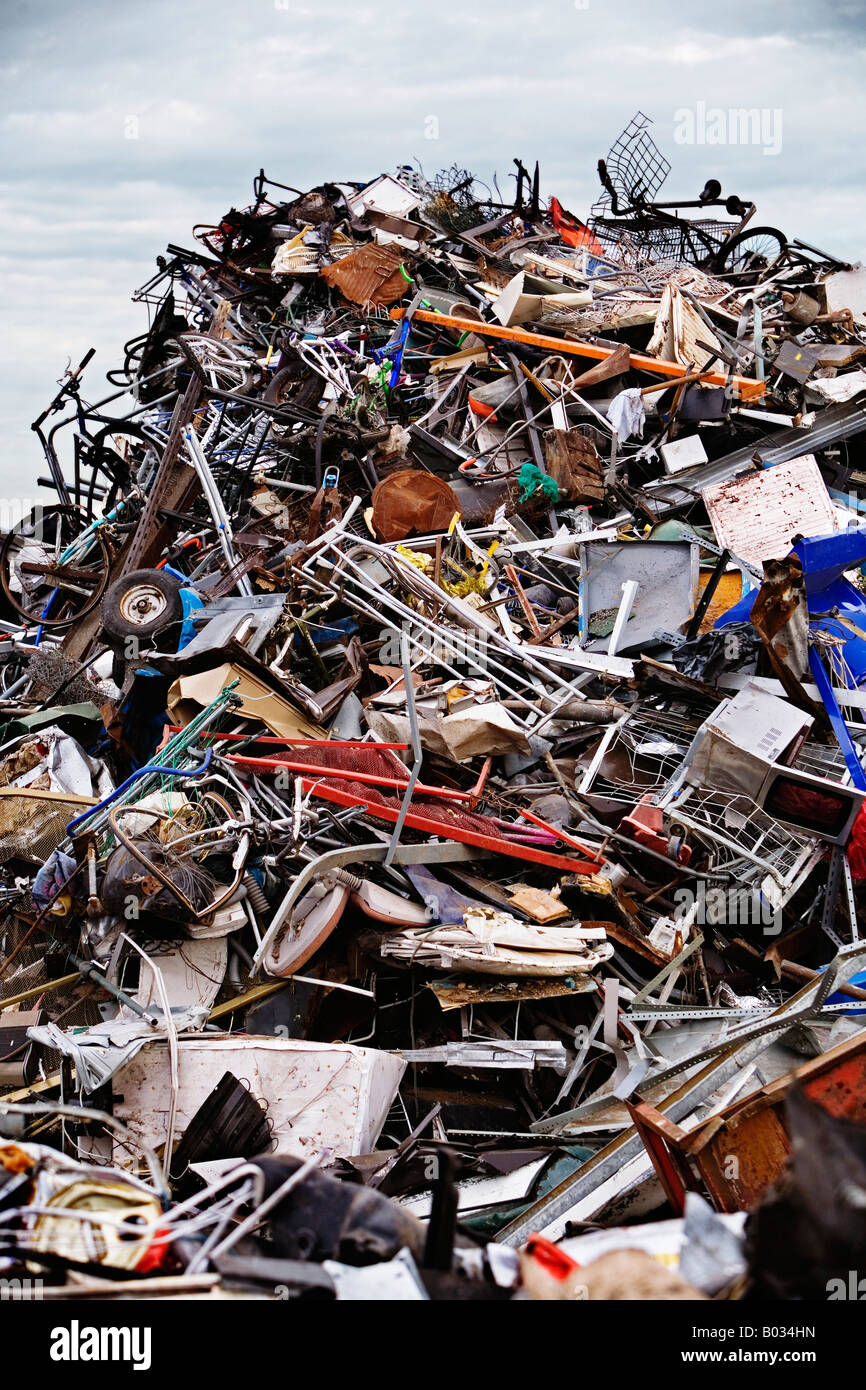 A mountain of scrap Stock Photo - Alamy