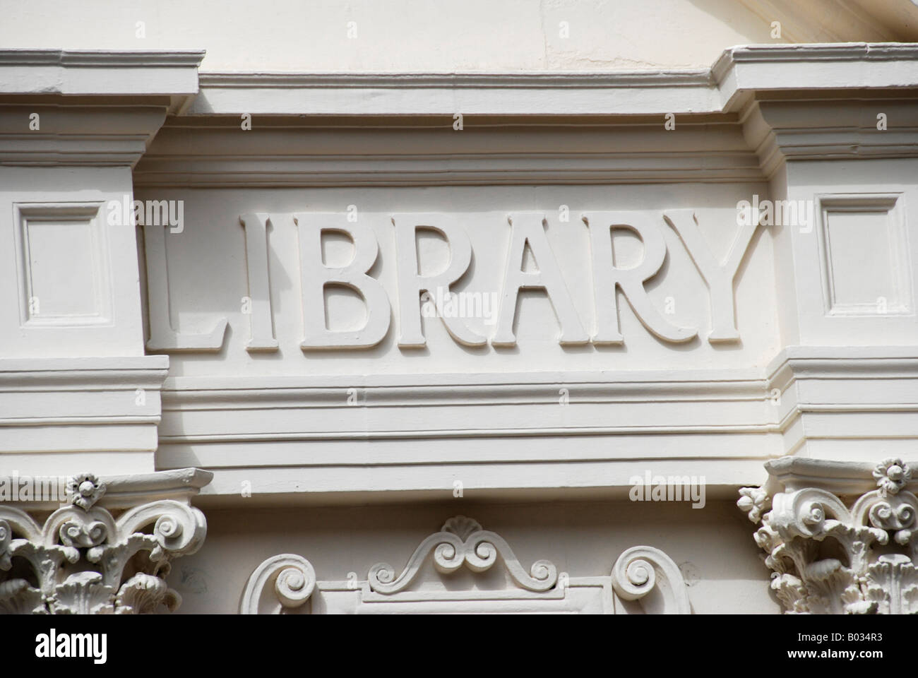 Victorian library hi-res stock photography and images - Alamy