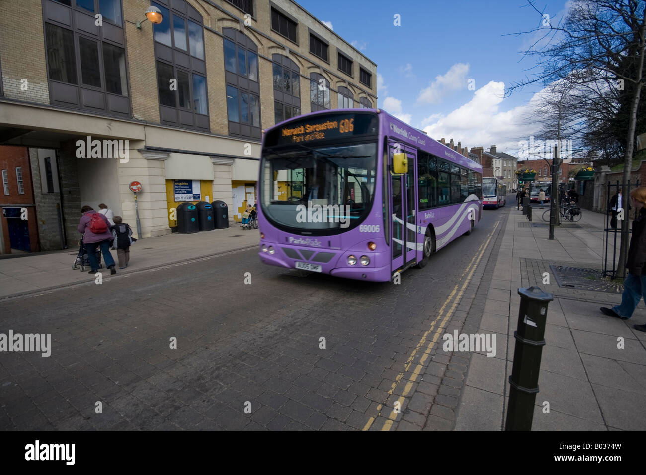 Norwich park and ride bus hi-res stock photography and images - Alamy
