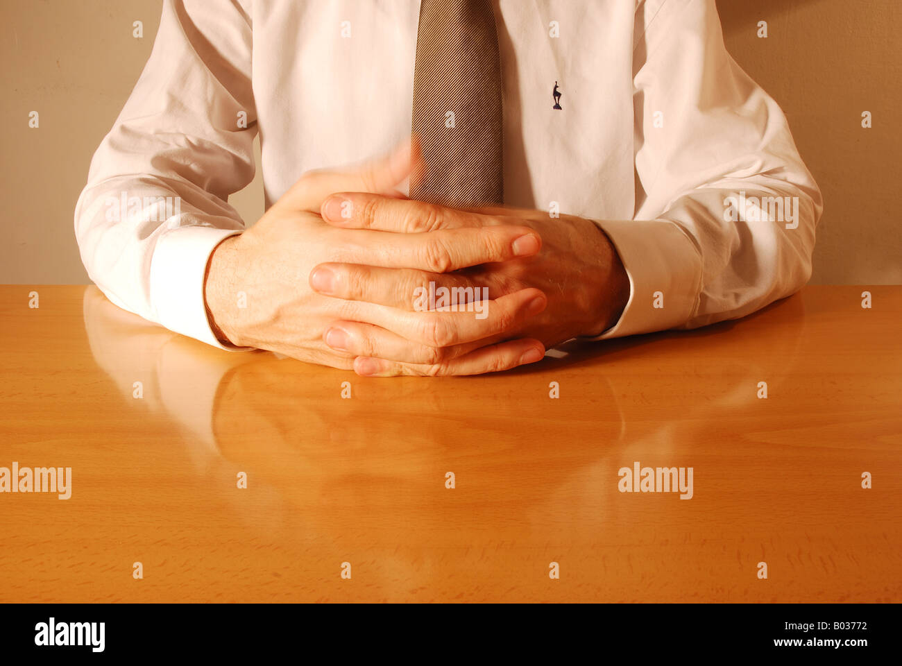 Hand gestures: thumbs circling Stock Photo - Alamy