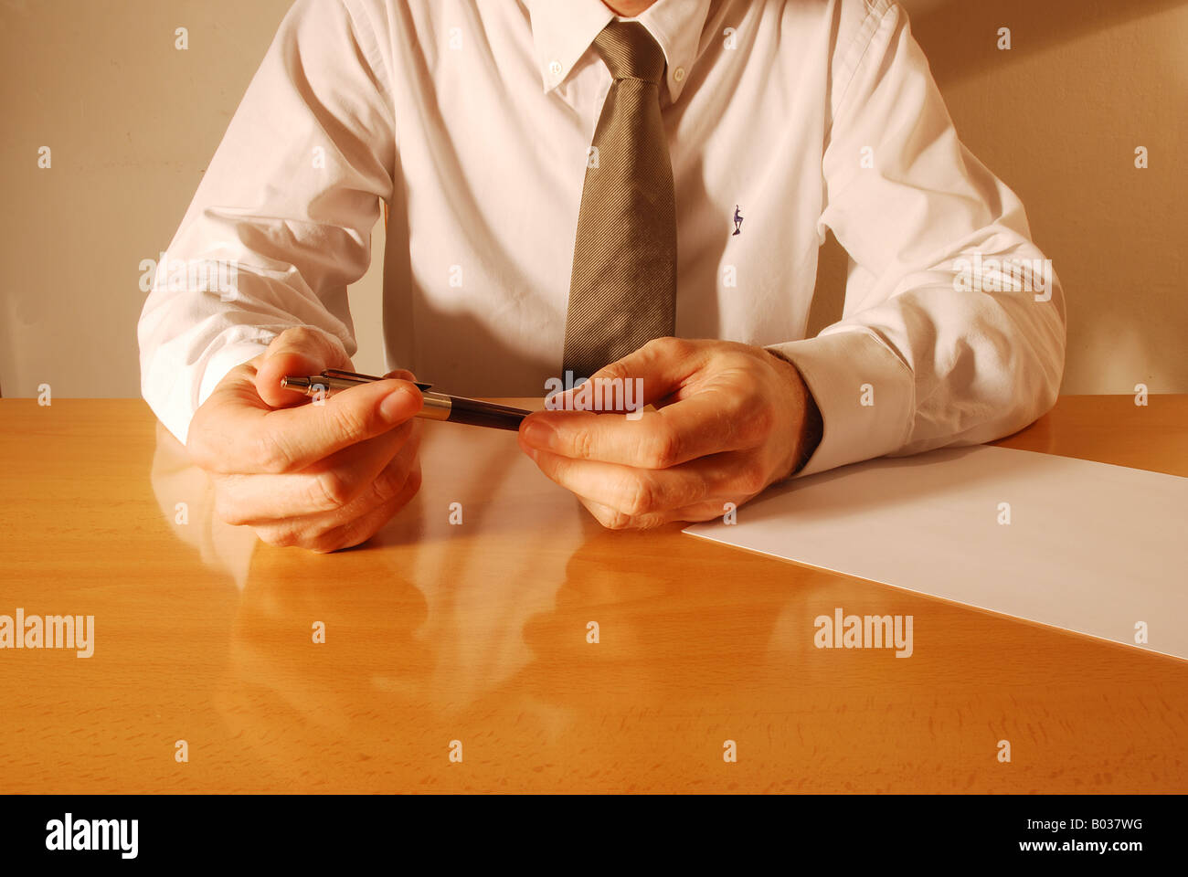 Hand gestures for communication hi-res stock photography and images - Alamy