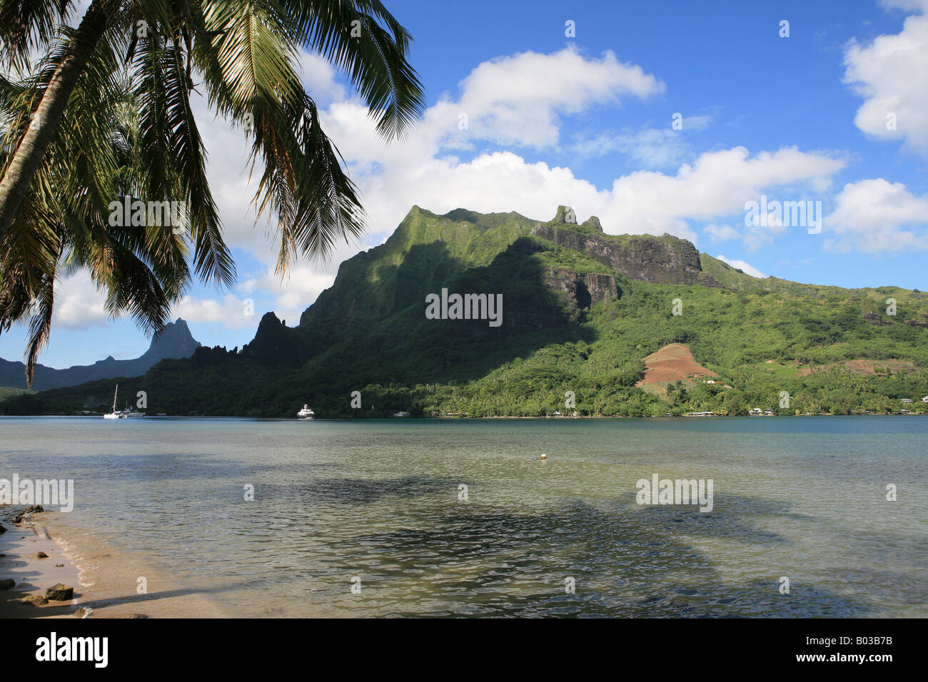 Moorea - Captain Cooks bay Stock Photo - Alamy