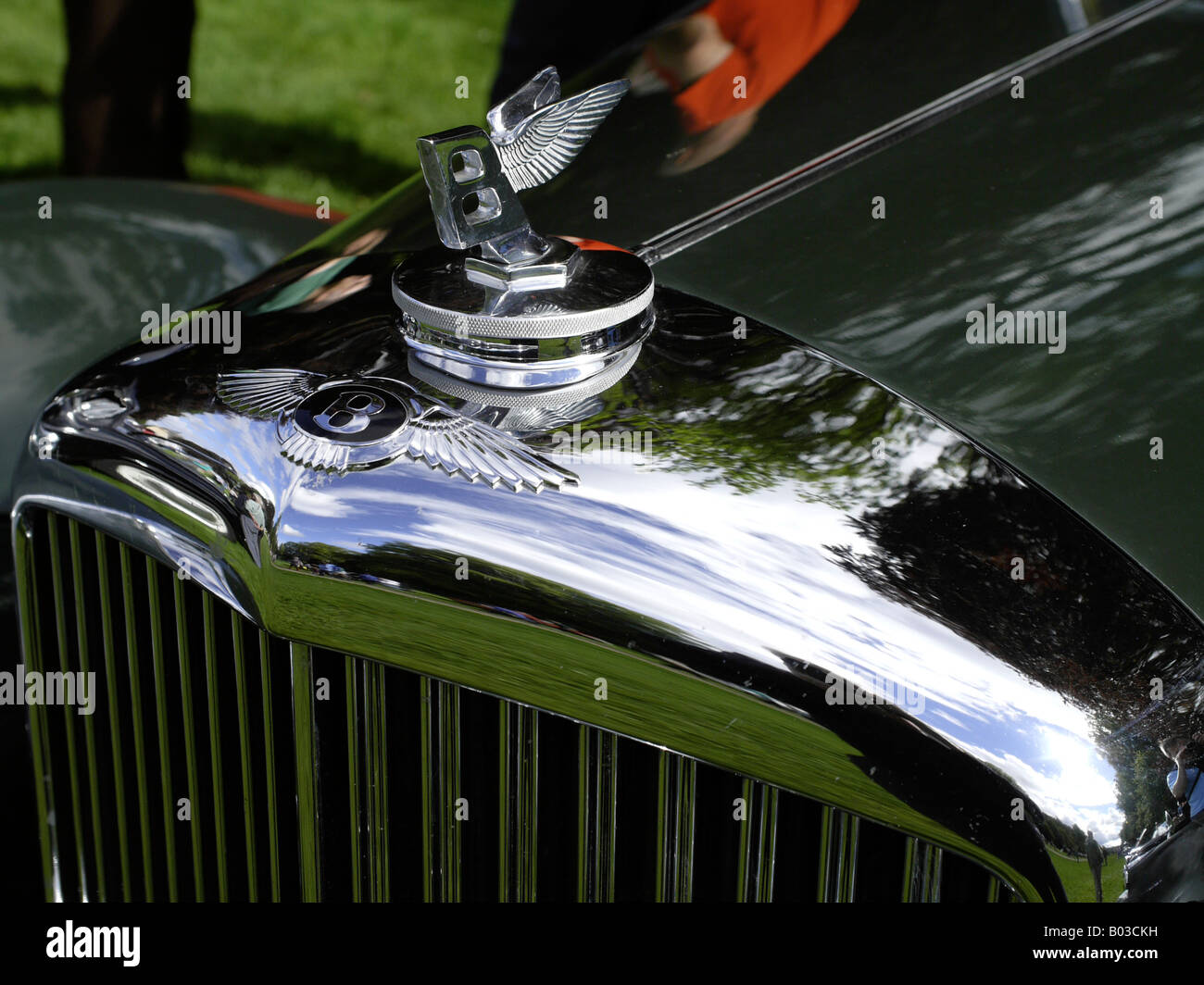 Vintage Bentley saloon. Bentley radiator Stock Photo - Alamy